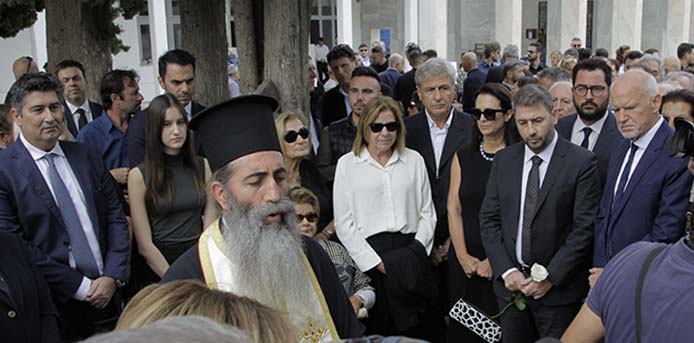 Φώφη Γεννηματά: Όλο το ΠΑΣΟΚ στο Α΄ Νεκτροταφείο για τα 2 χρόνια από ...